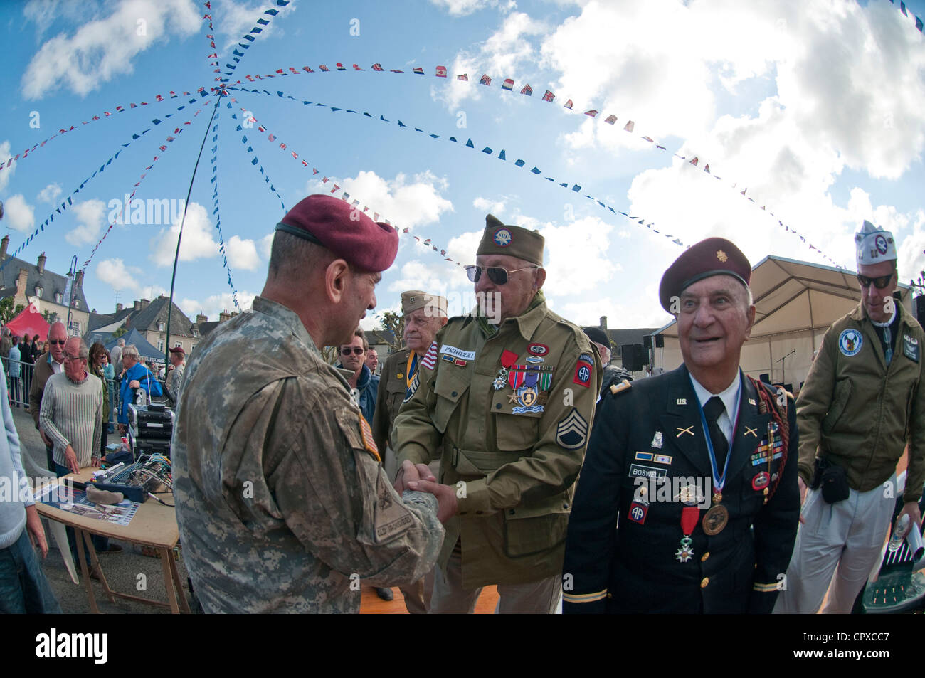 After A Ceremony Honoring Him And Other Wwii Veterans Hi Res Stock