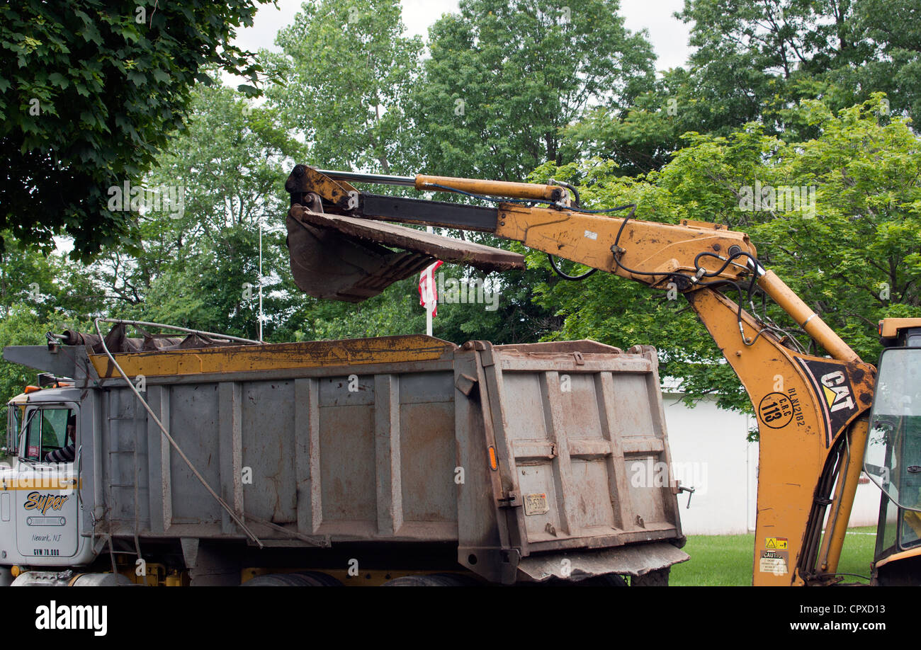 Lorry bucket hi-res stock photography and images - Alamy
