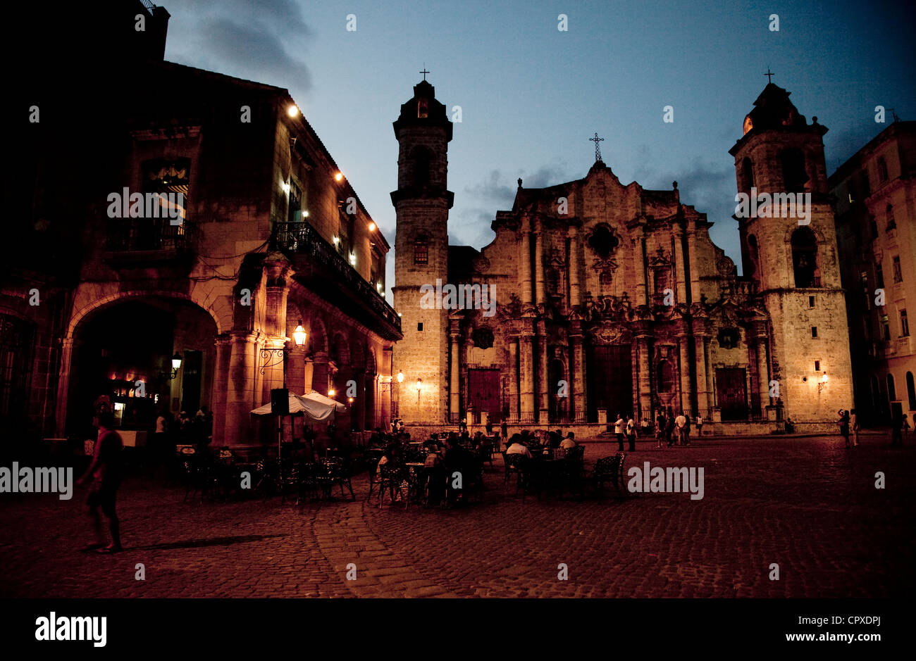 Cuba nightlife caribbean hi-res stock photography and images - Alamy
