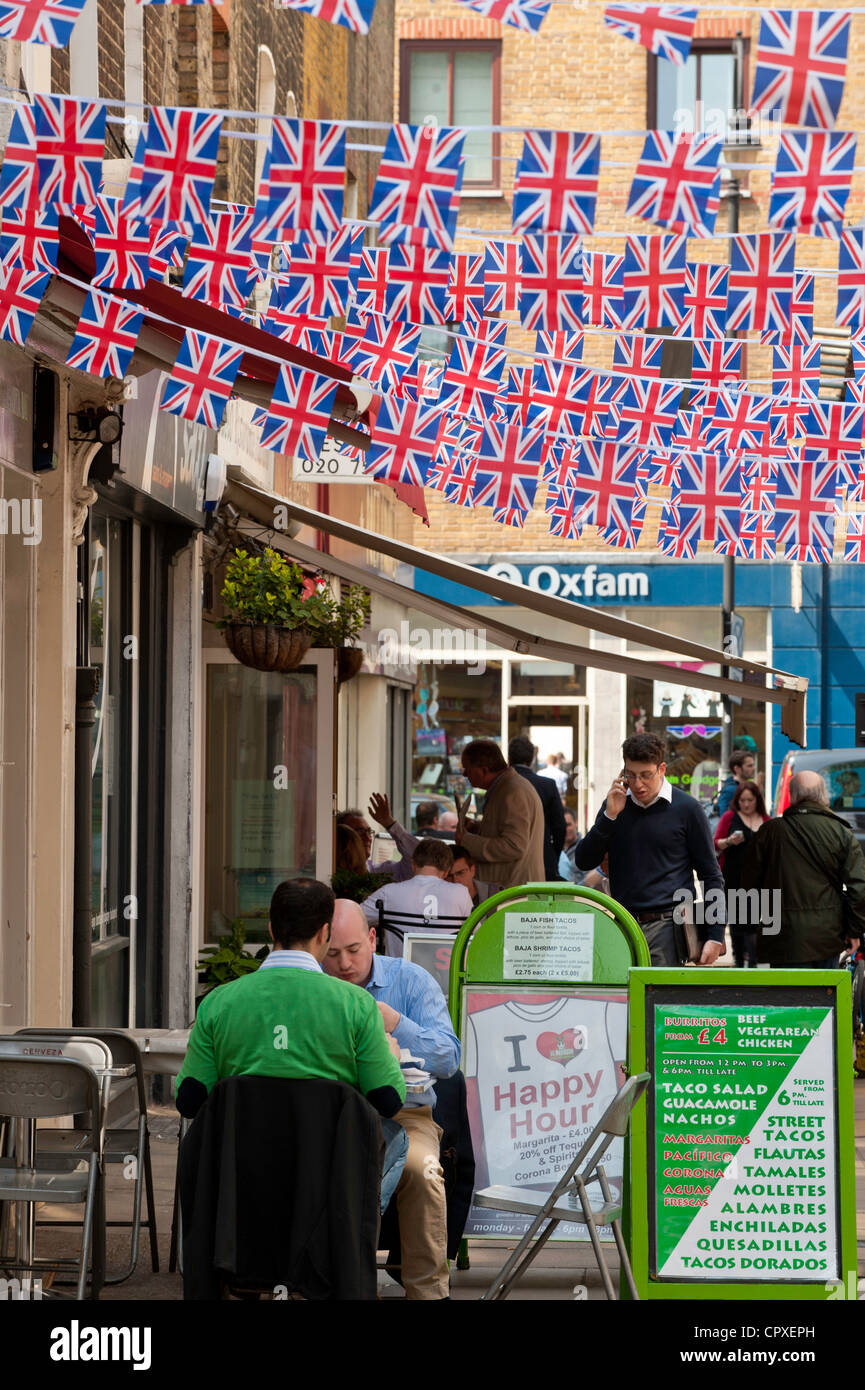 Sidewalk cafe, Fitzrovia, W1, London, United Kingdom Stock Photo - Alamy