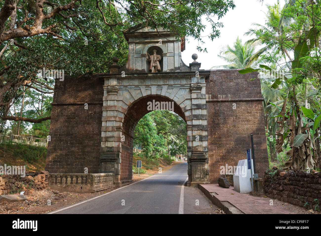 Viceroy arch goa hi-res stock photography and images - Alamy