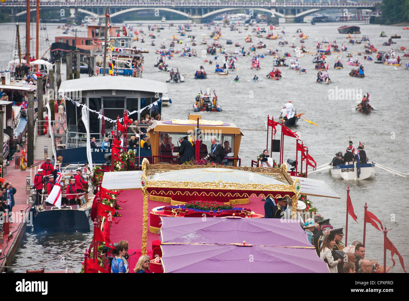 Royal barge thames hi-res stock photography and images - Alamy