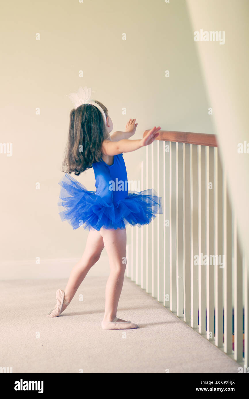 child ballet dancing Stock Photo - Alamy