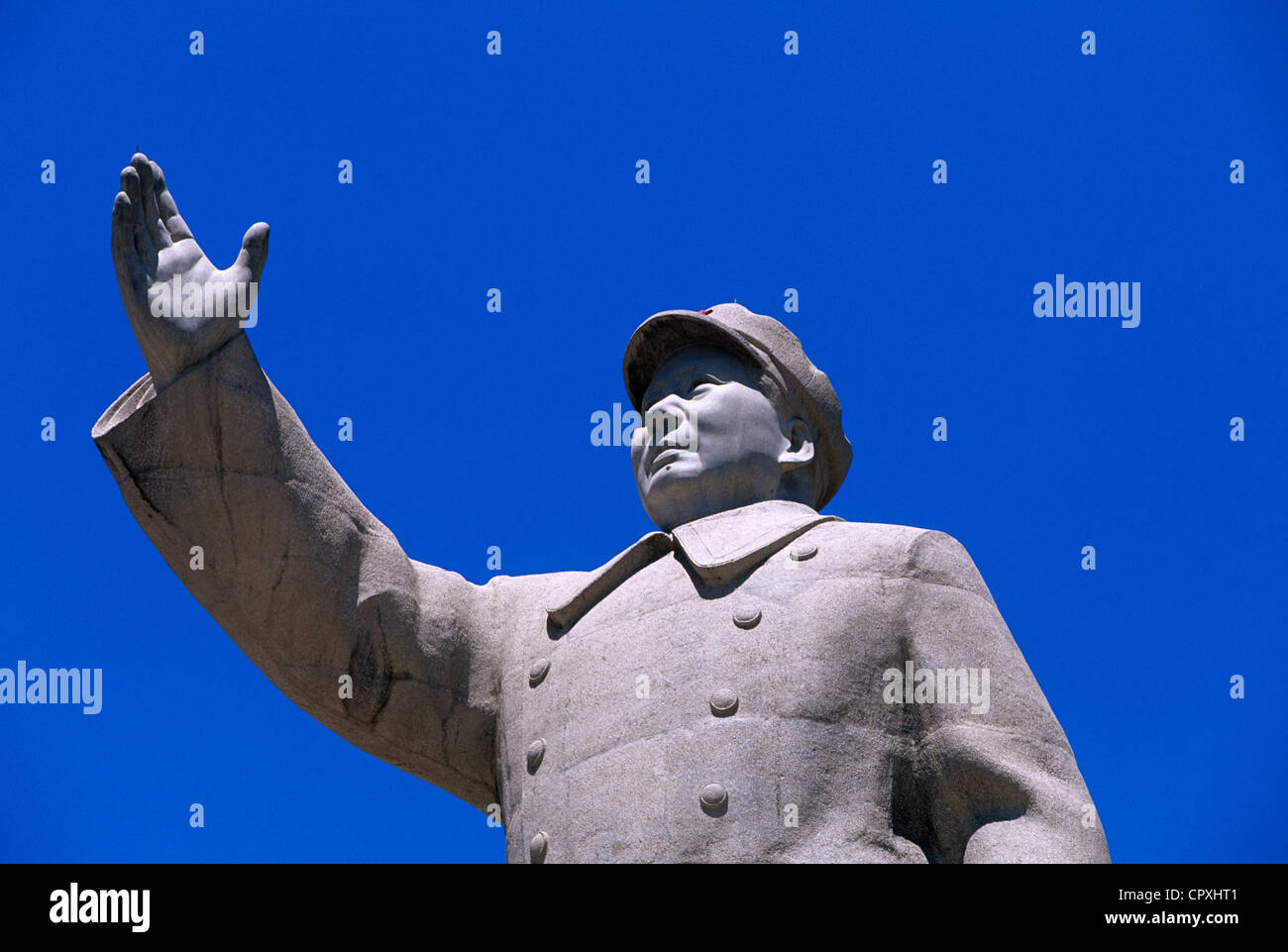 Chine, Xinjiang Ouïgour, Kashgar (Kashi), statue de Mao Stock Photo - Alamy