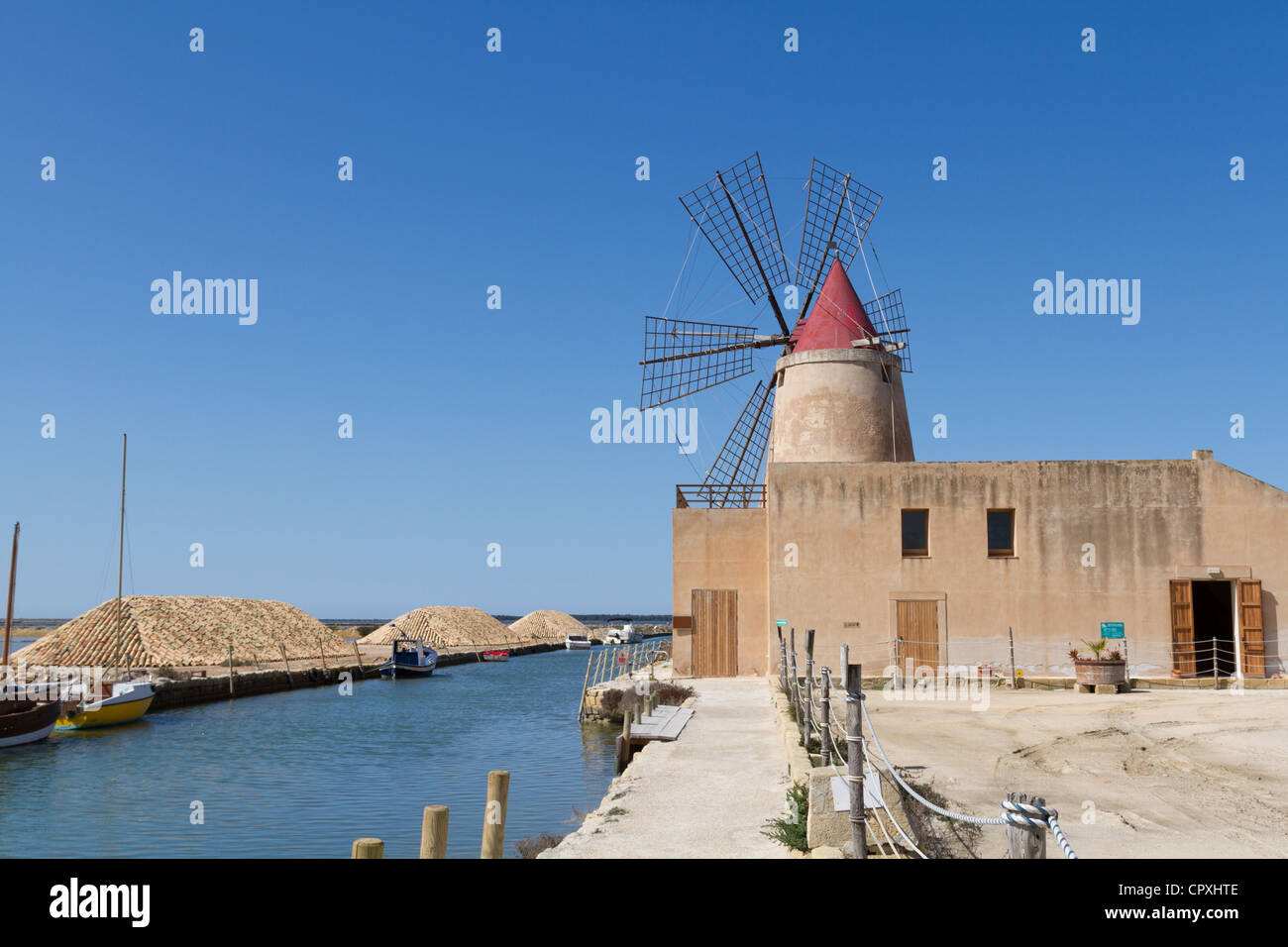 Sicily salt flats sunset hi-res stock photography and images - Alamy