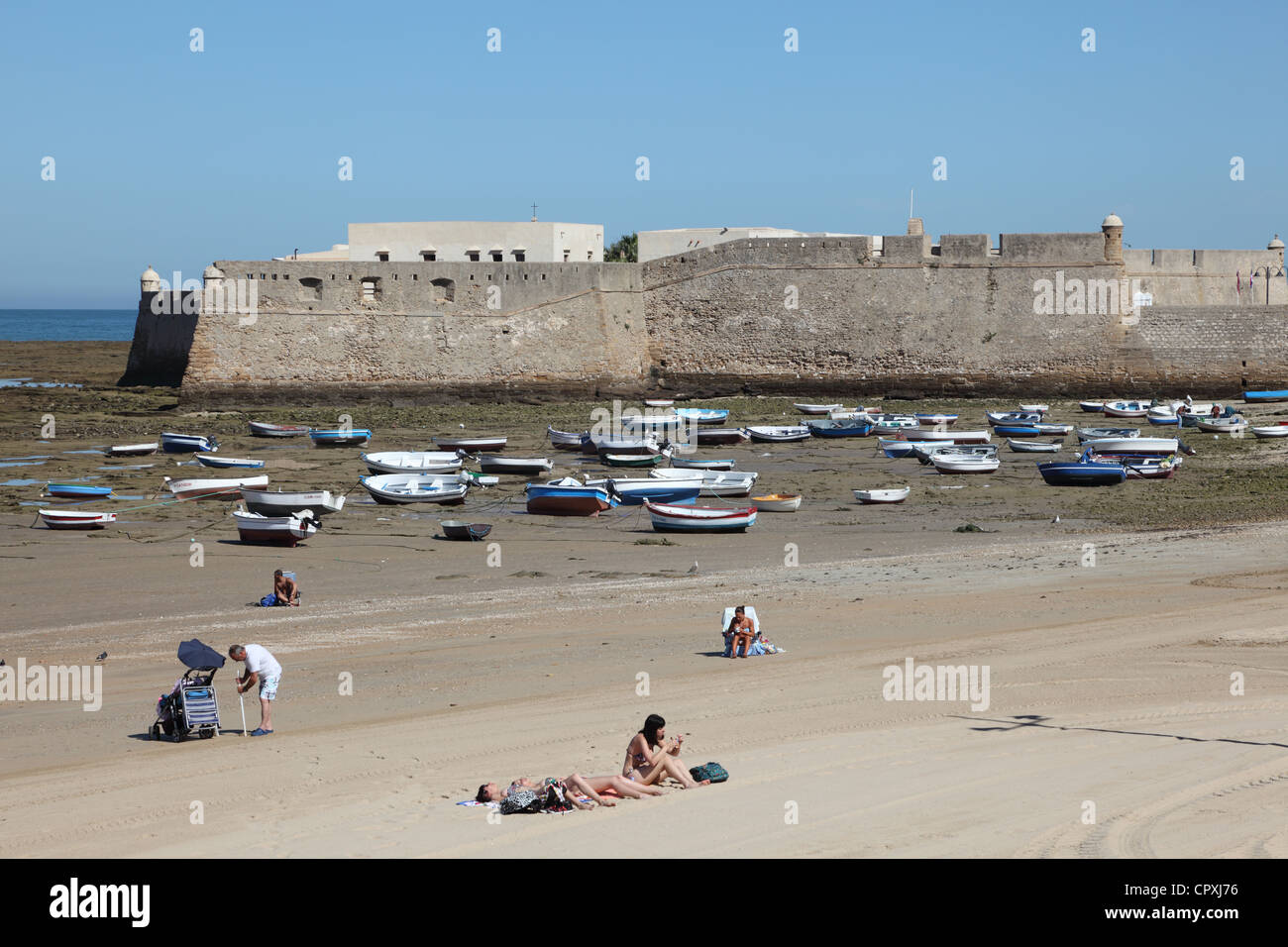 Cadiz beach hi-res stock photography and images - Alamy