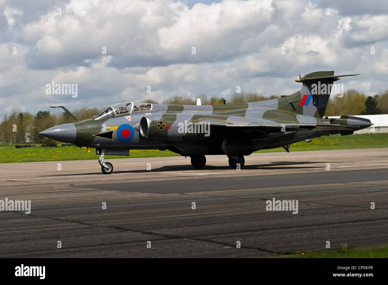 Raf blackburn buccaneer low level hi-res stock photography and images ...
