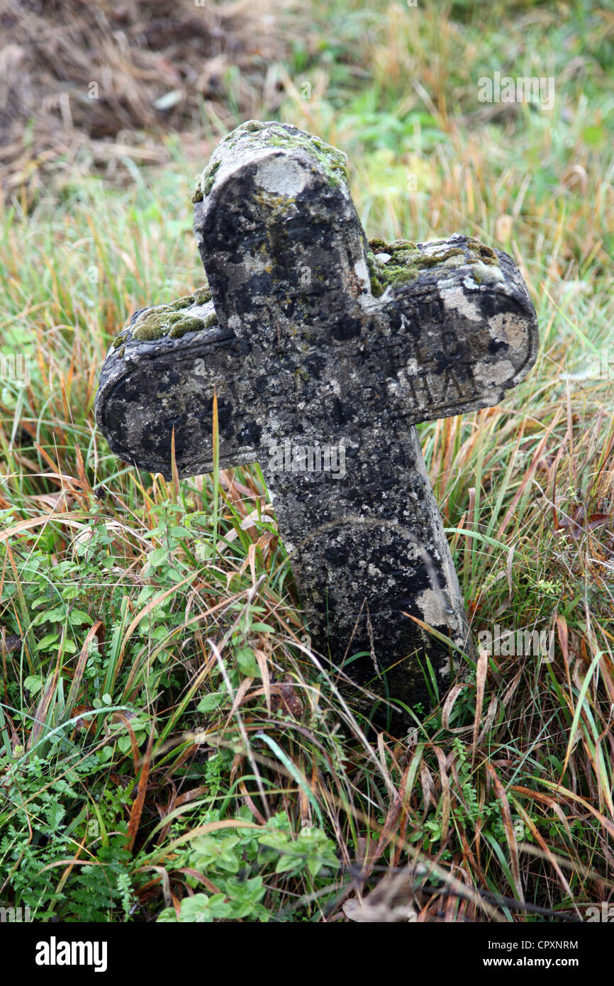 Christ cross tomb cemetery hi-res stock photography and images - Alamy