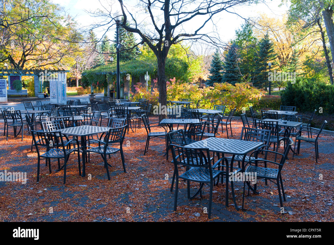 Empty terrace hi-res stock photography and images - Alamy