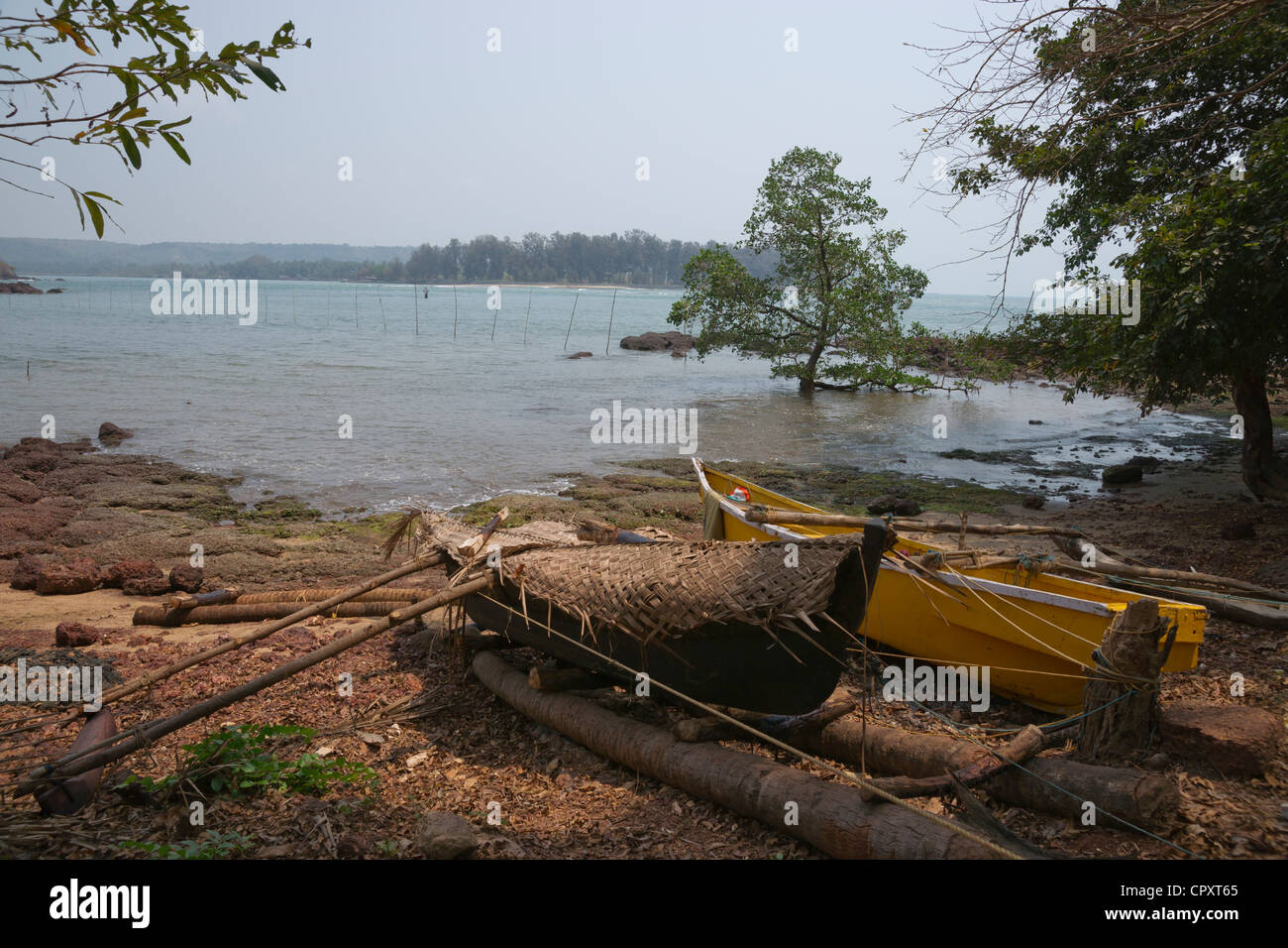 One outrigger hi-res stock photography and images - Alamy