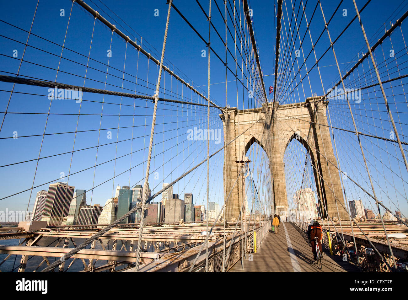 United States, New York City, Manhattan, Brooklyn Bridge, skyline of ...