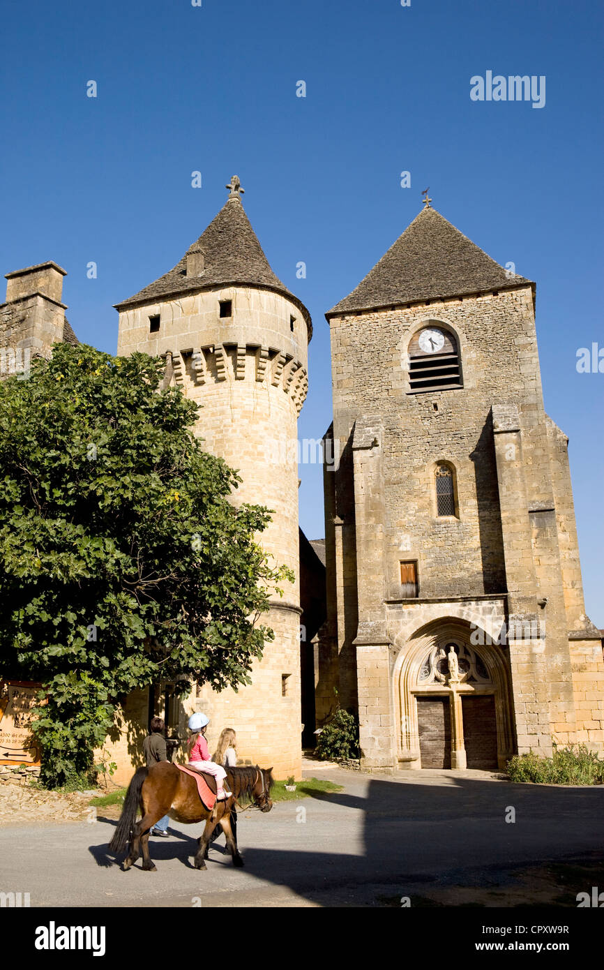 France, Dordogne, Perigord Noir, Saint Genies, church and castle ...
