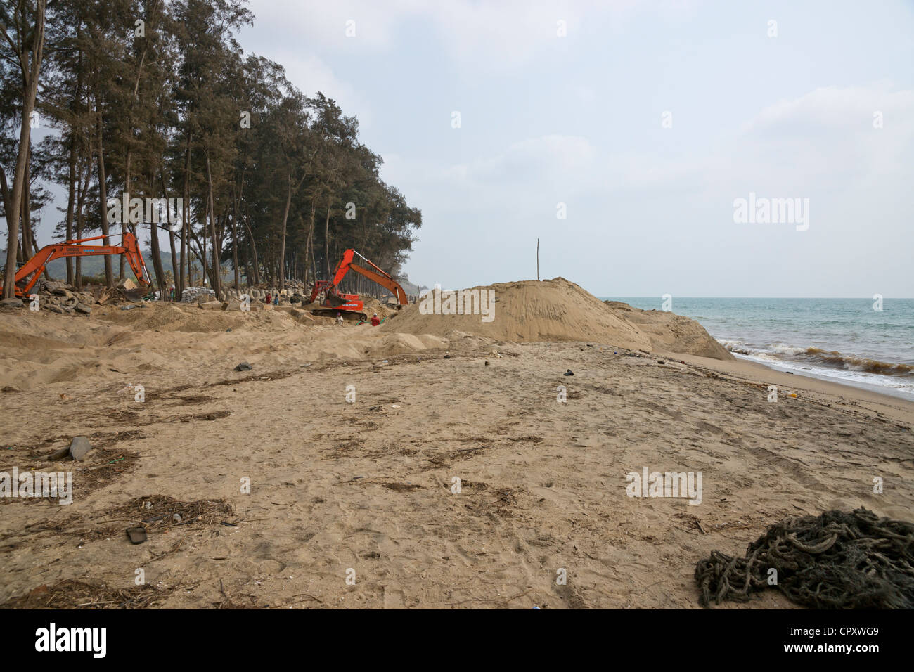 Coastal erosion a Keri Beach (Querim Beach) . The northernmost tip of the state of Goa Stock ...