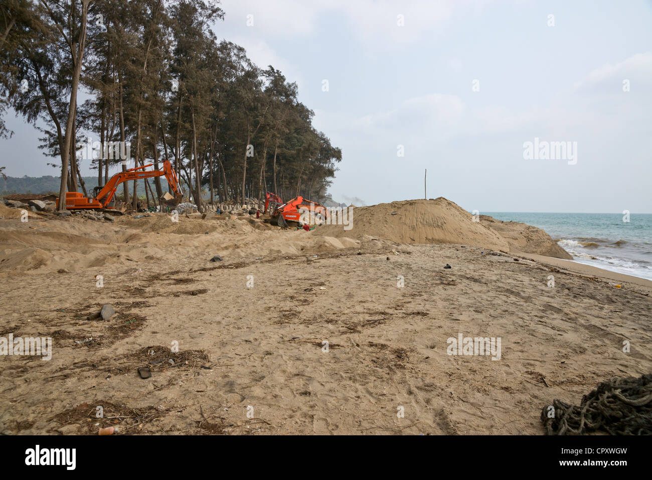 Coastal erosion a Keri Beach (Querim Beach) . The northernmost tip of the state of Goa Stock ...