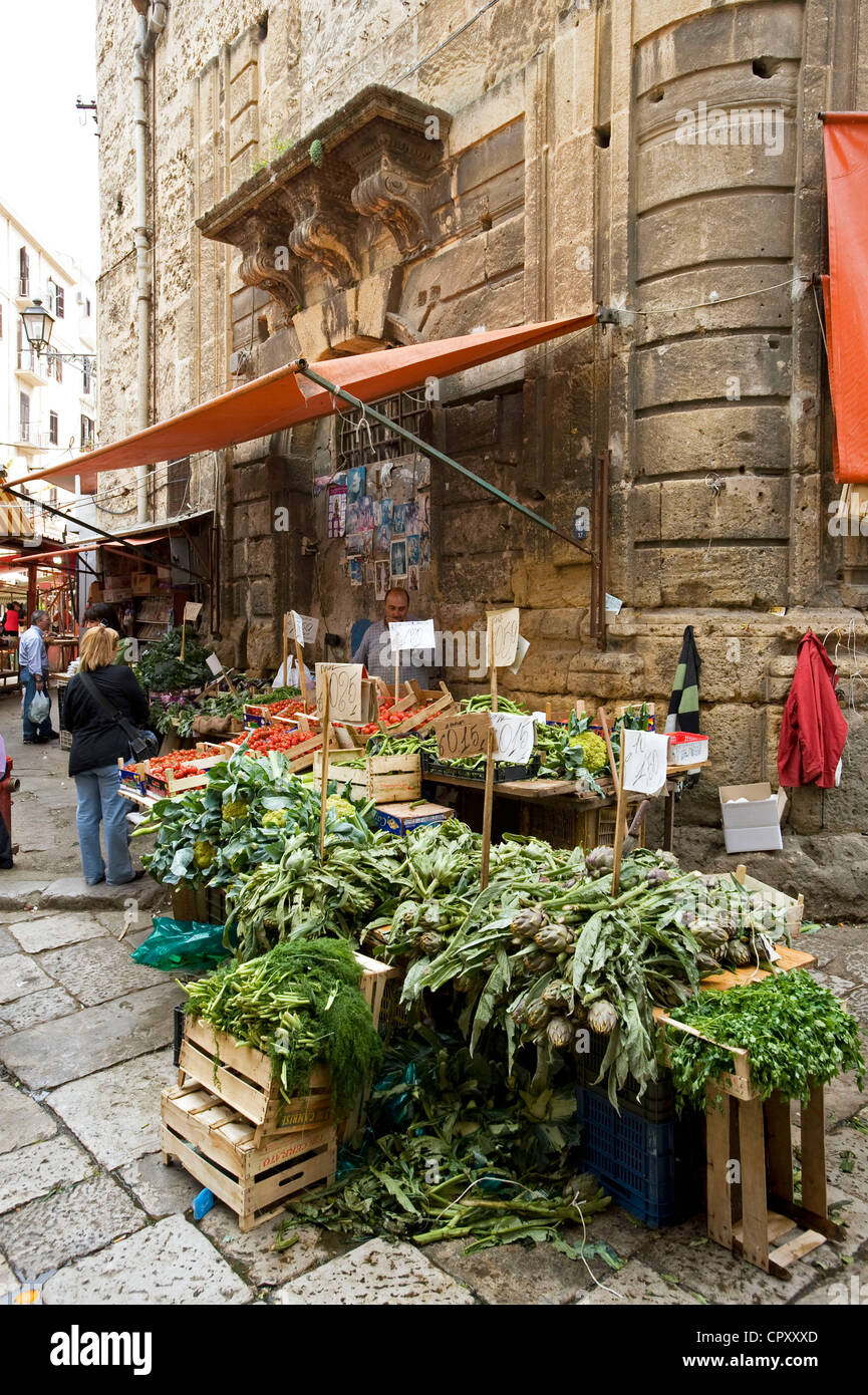 Italy, Sicily, Palermo, market on Piazza Ballaro Stock Photo - Alamy