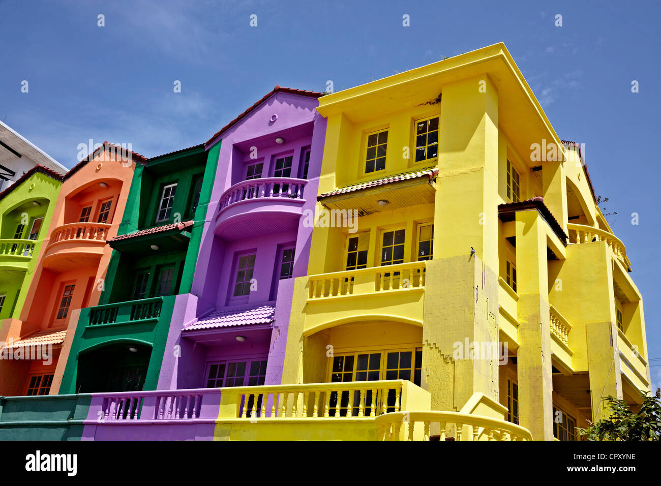 Coloured building blocks hi-res stock photography and images - Alamy