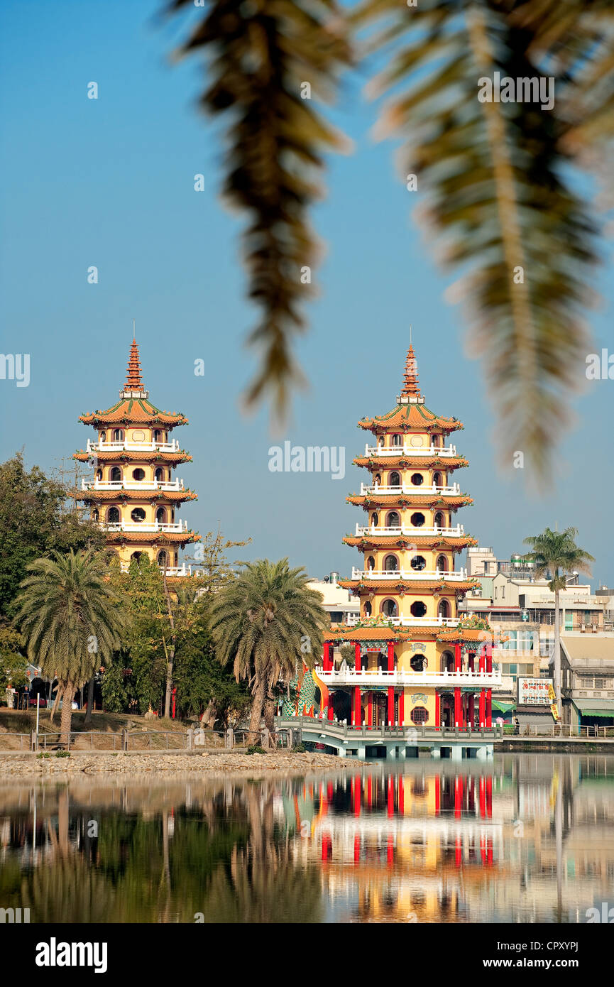 Taiwan, Kaohsiung, Lotus Pond, Spring and Autumn Pavilions along the ...