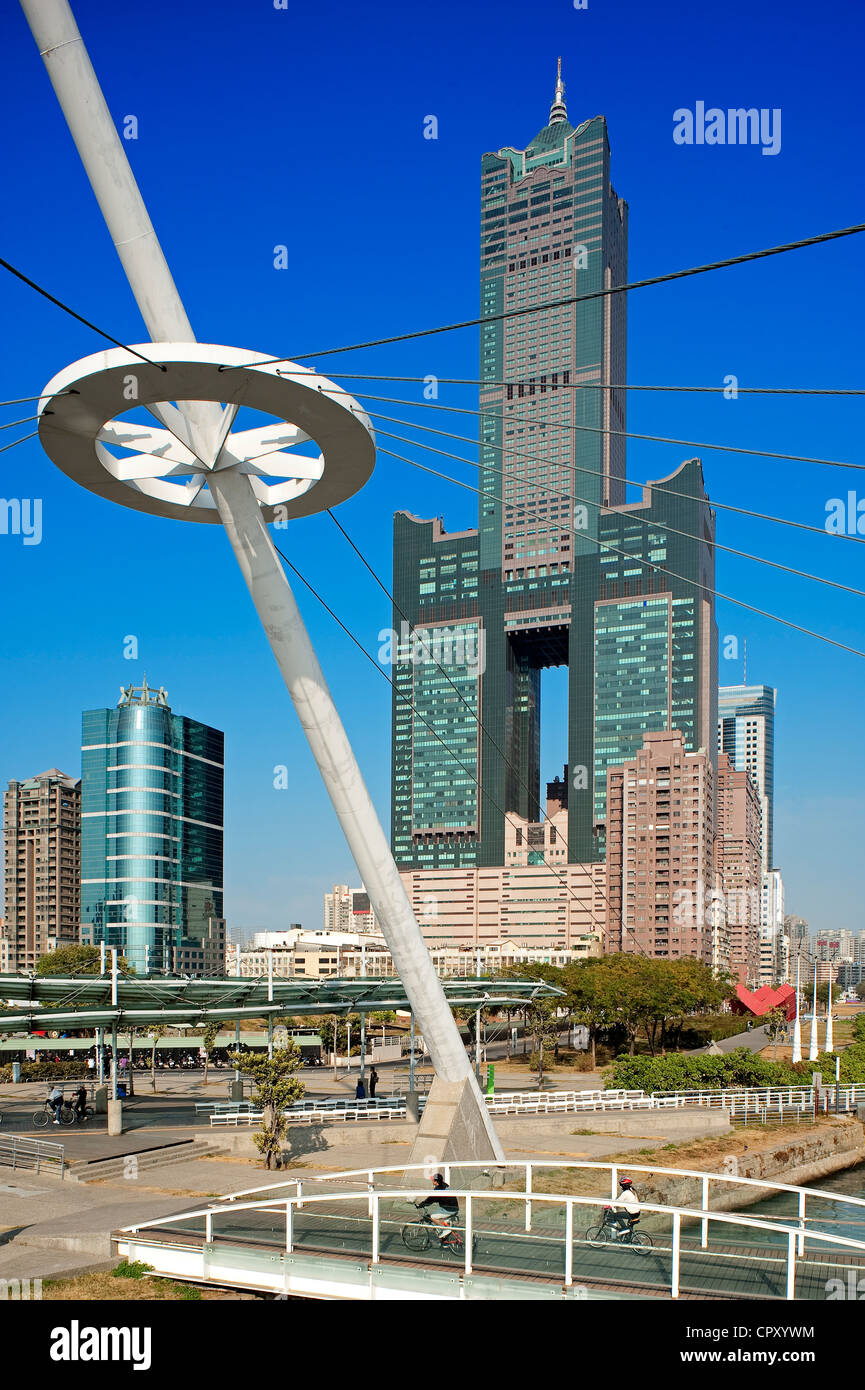 Taiwan, Kaohsiung, Tuntex Sky Tower Stock Photo - Alamy
