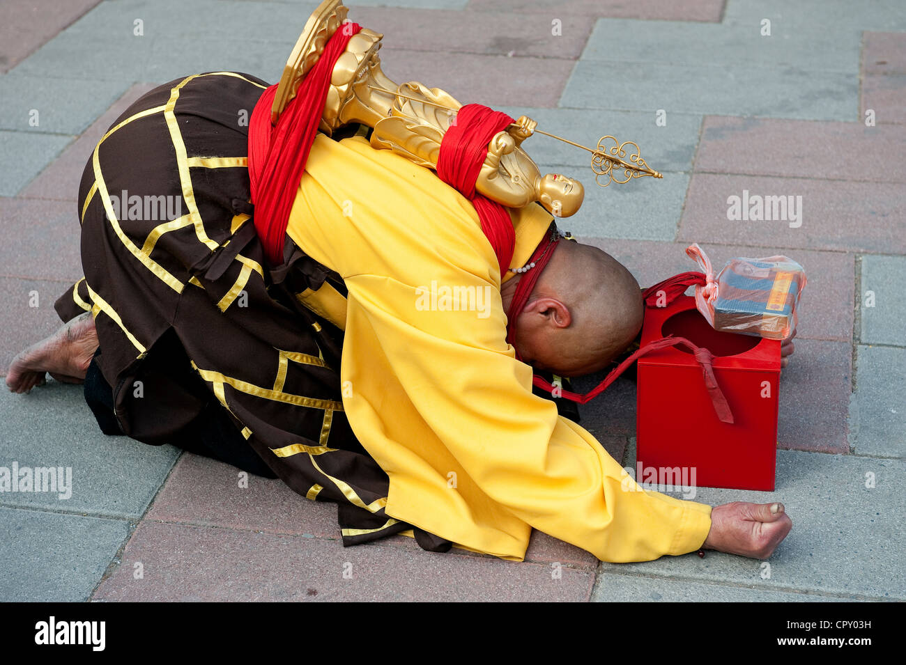 Taiwan, Tainan District, Tainan, nun Stock Photo - Alamy