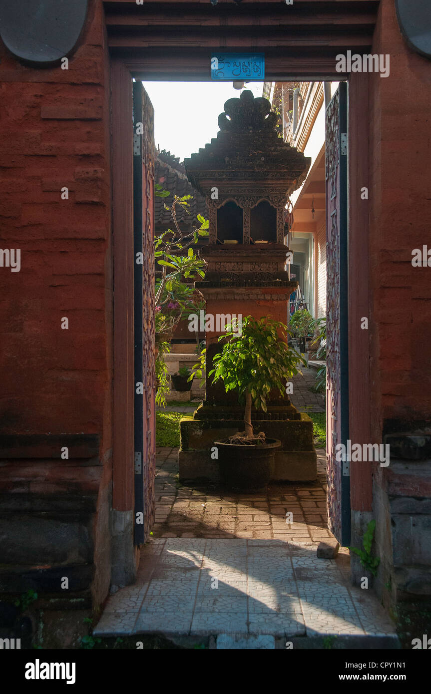 Traditional entrance to compound in Bali, Indonesia Stock Photo - Alamy