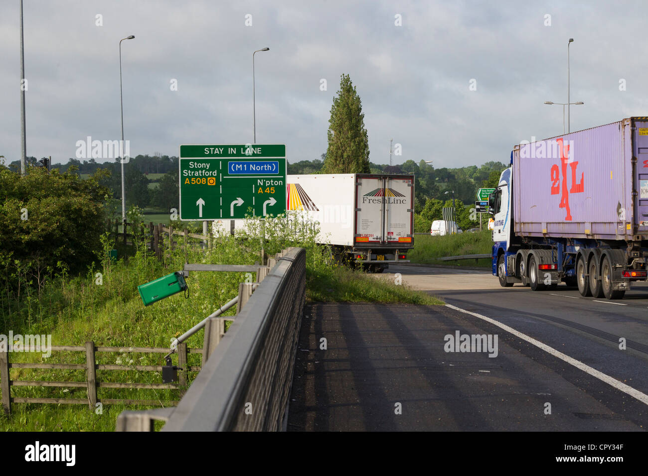 Motorway roundabout uk hi-res stock photography and images - Alamy