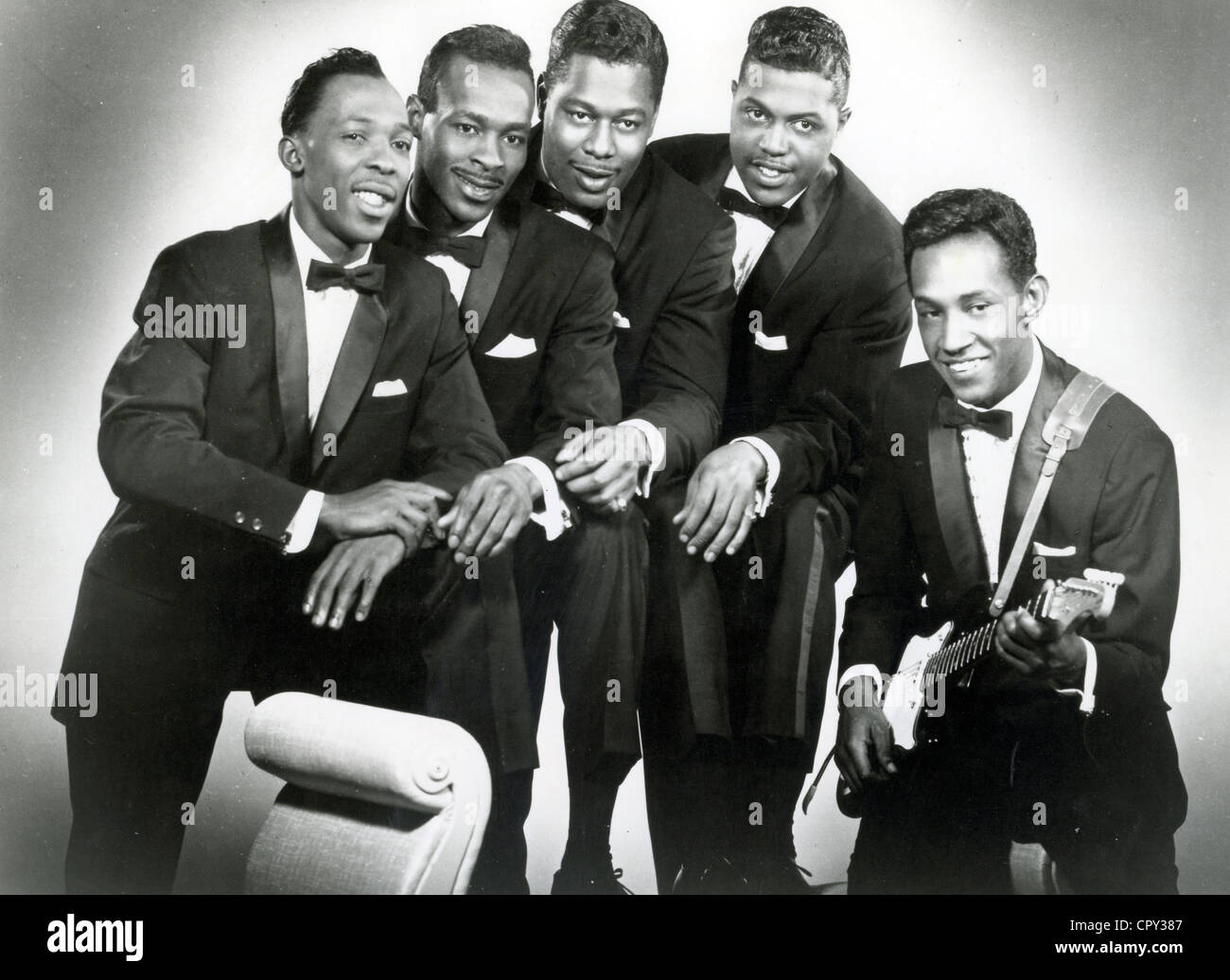 THE CONTOURS Promotional photo of US Motown vocal group about 1962 ...