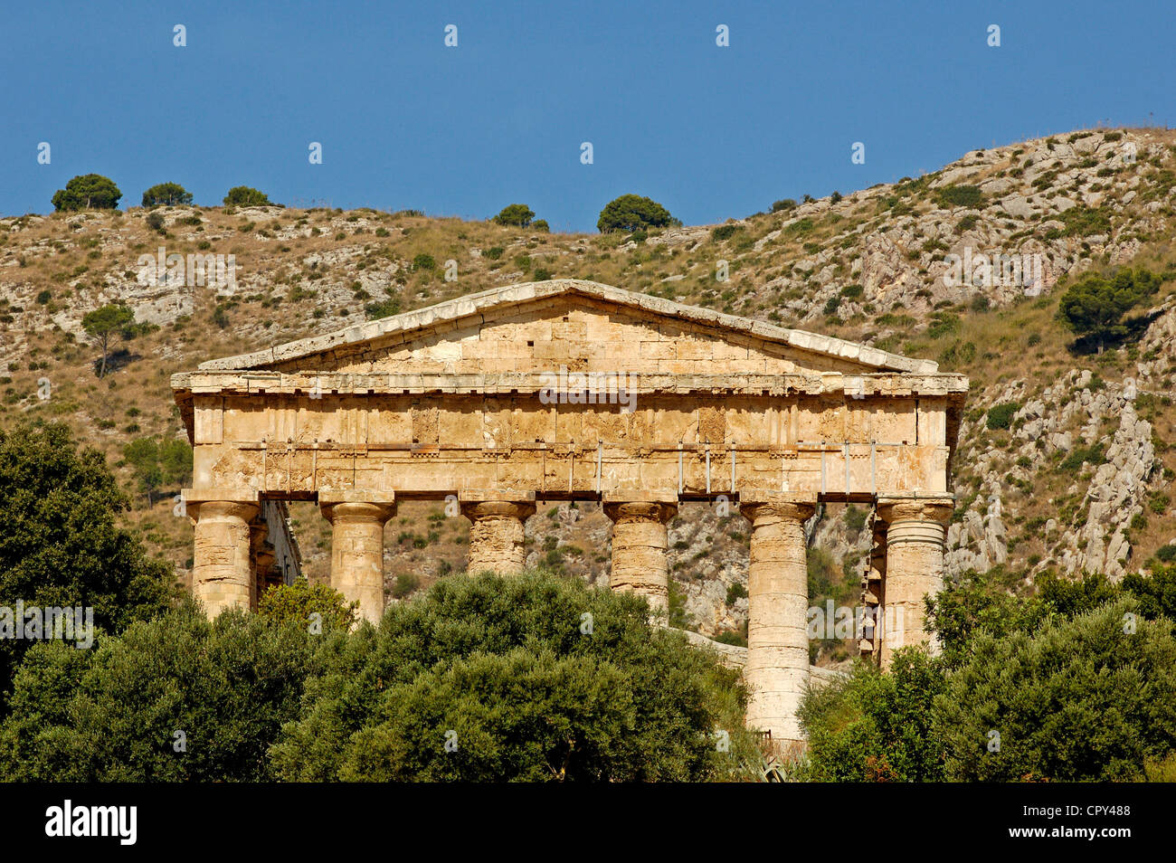 The greek temple of segeste hi-res stock photography and images - Alamy