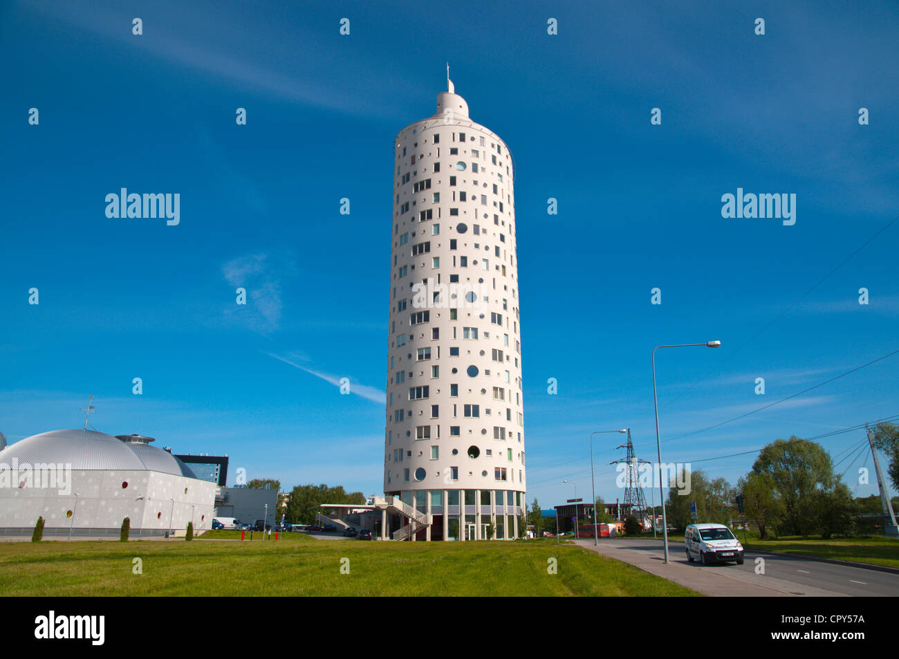 City car driving tower block hi-res stock photography and images - Alamy