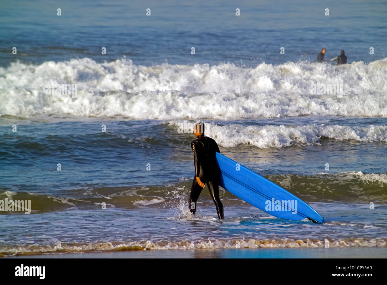 African american surfer pacific ocean hi-res stock photography and ...