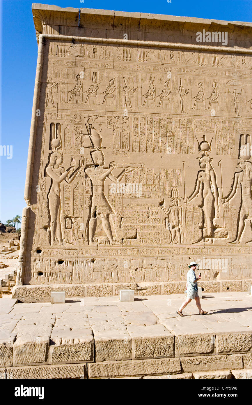Egypt upper egypt denderah temple hi-res stock photography and images ...