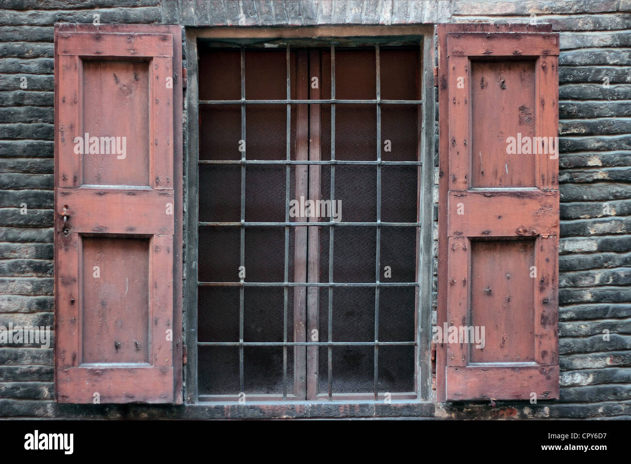 Iron bars window hi-res stock photography and images - Alamy