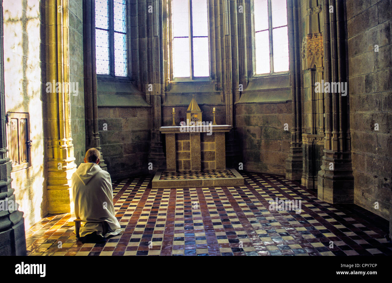 Medieval monk in prayer hi-res stock photography and images - Alamy
