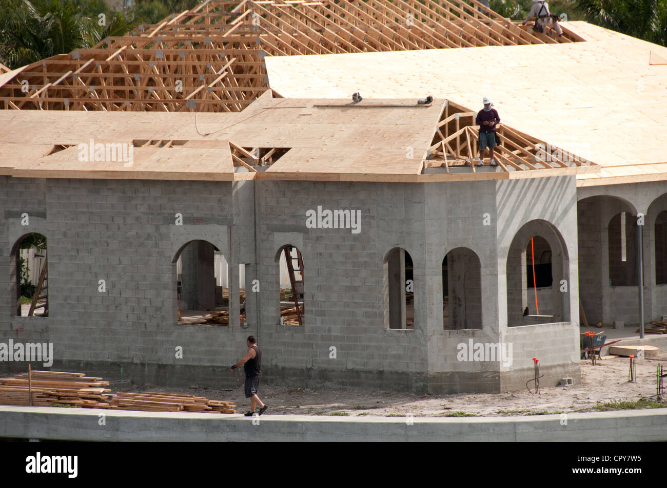 Mansion construction hi-res stock photography and images - Alamy