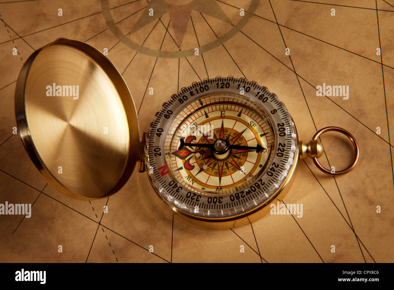 Age of discovery compass hi-res stock photography and images - Alamy