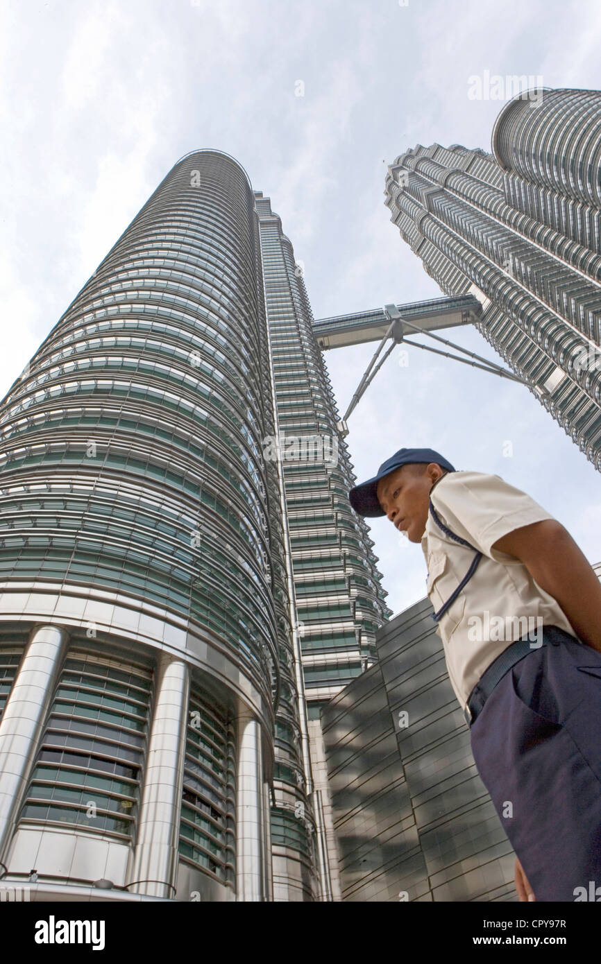 Malaysia, Kuala Lumpur, the Petronas twin towers by architects Cesar ...