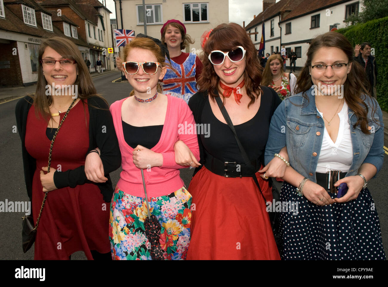 1950's two women friends hi-res stock photography and images - Alamy