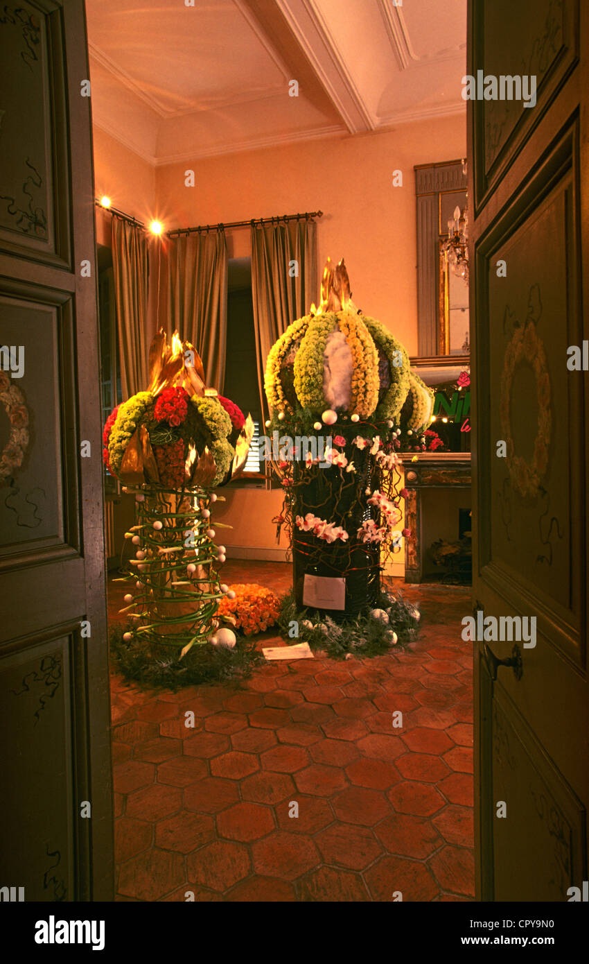 France, Alpes Maritimes, Grasse, Roses exhibition Stock Photo - Alamy