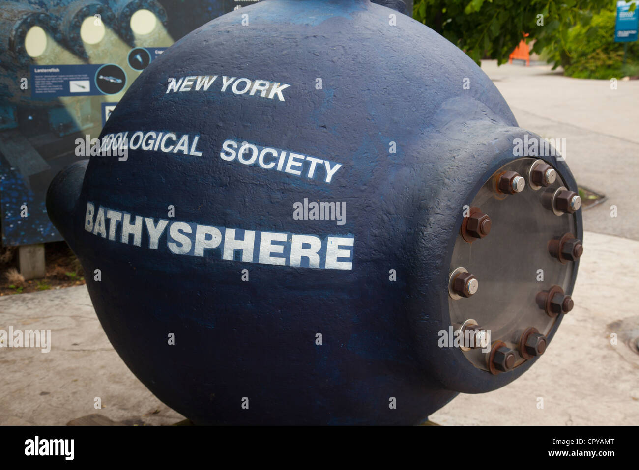William beebe bathysphere hi-res stock photography and images - Alamy