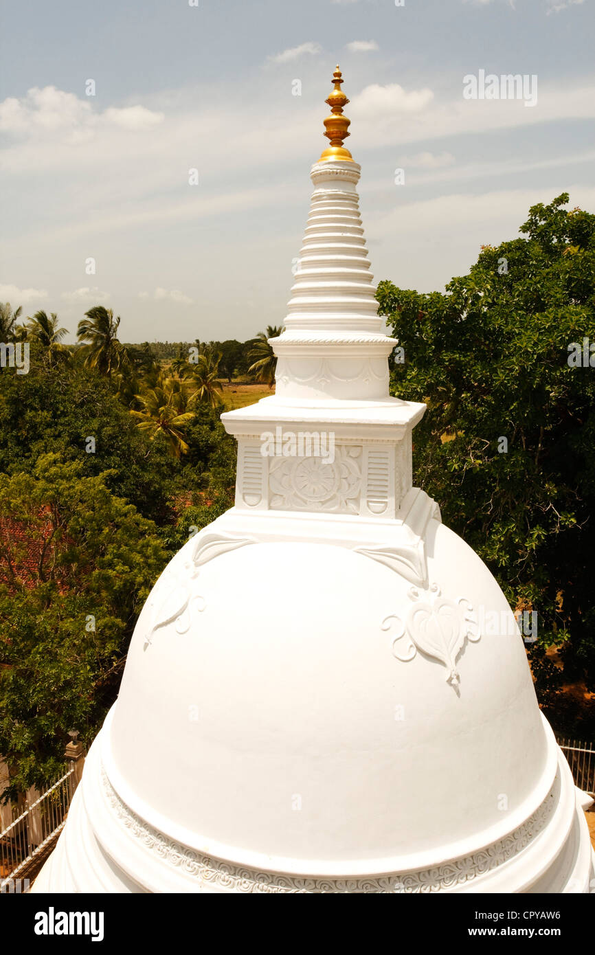 White stupa dome hi-res stock photography and images - Alamy