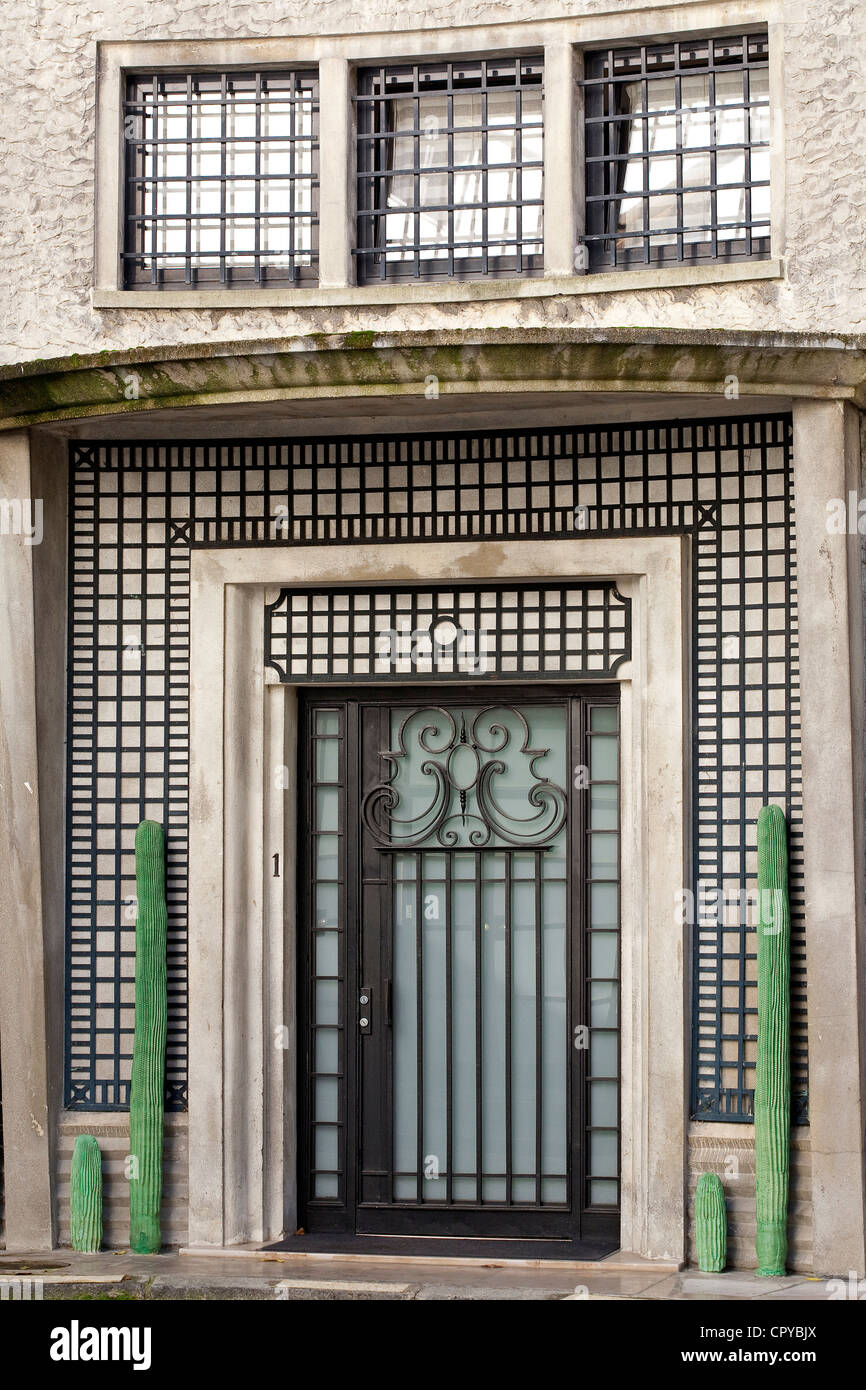 Paris paris 16 rue mallet stevens hi-res stock photography and images ...