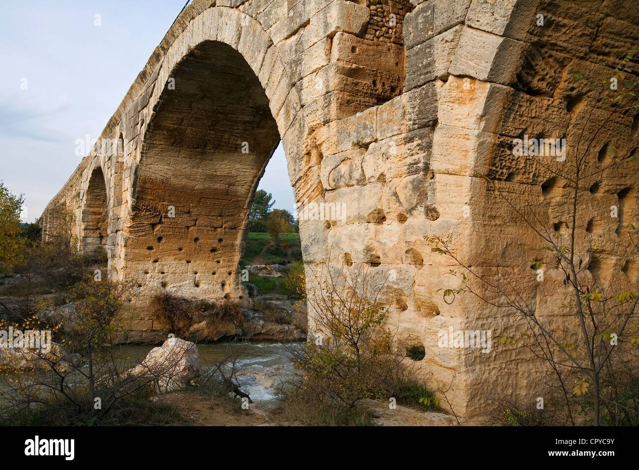 France, Vaucluse, Luberon, Bonnieux, Pont Julien over Calavon River ...