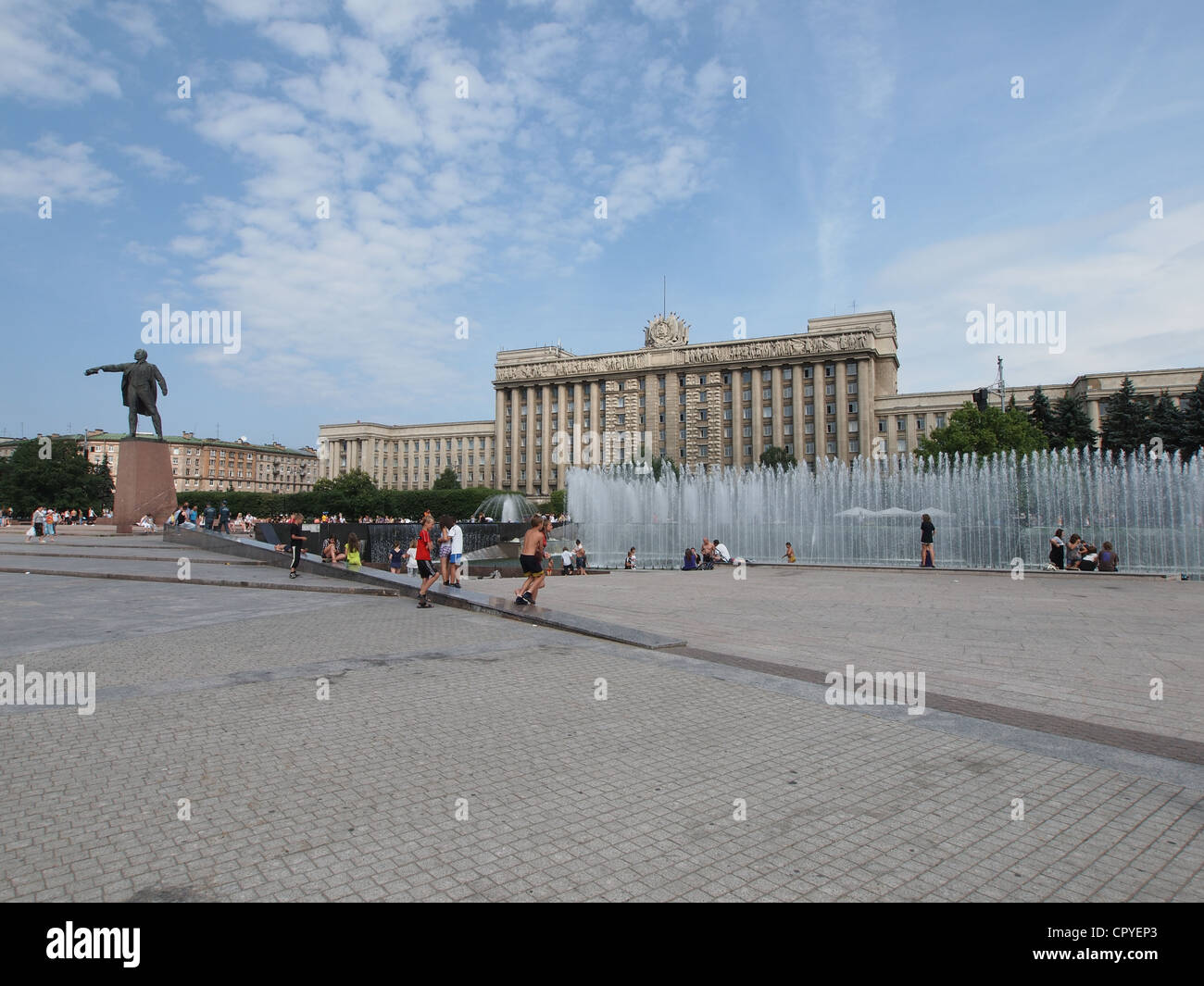 Monument of lenin leningrad hi-res stock photography and images - Alamy