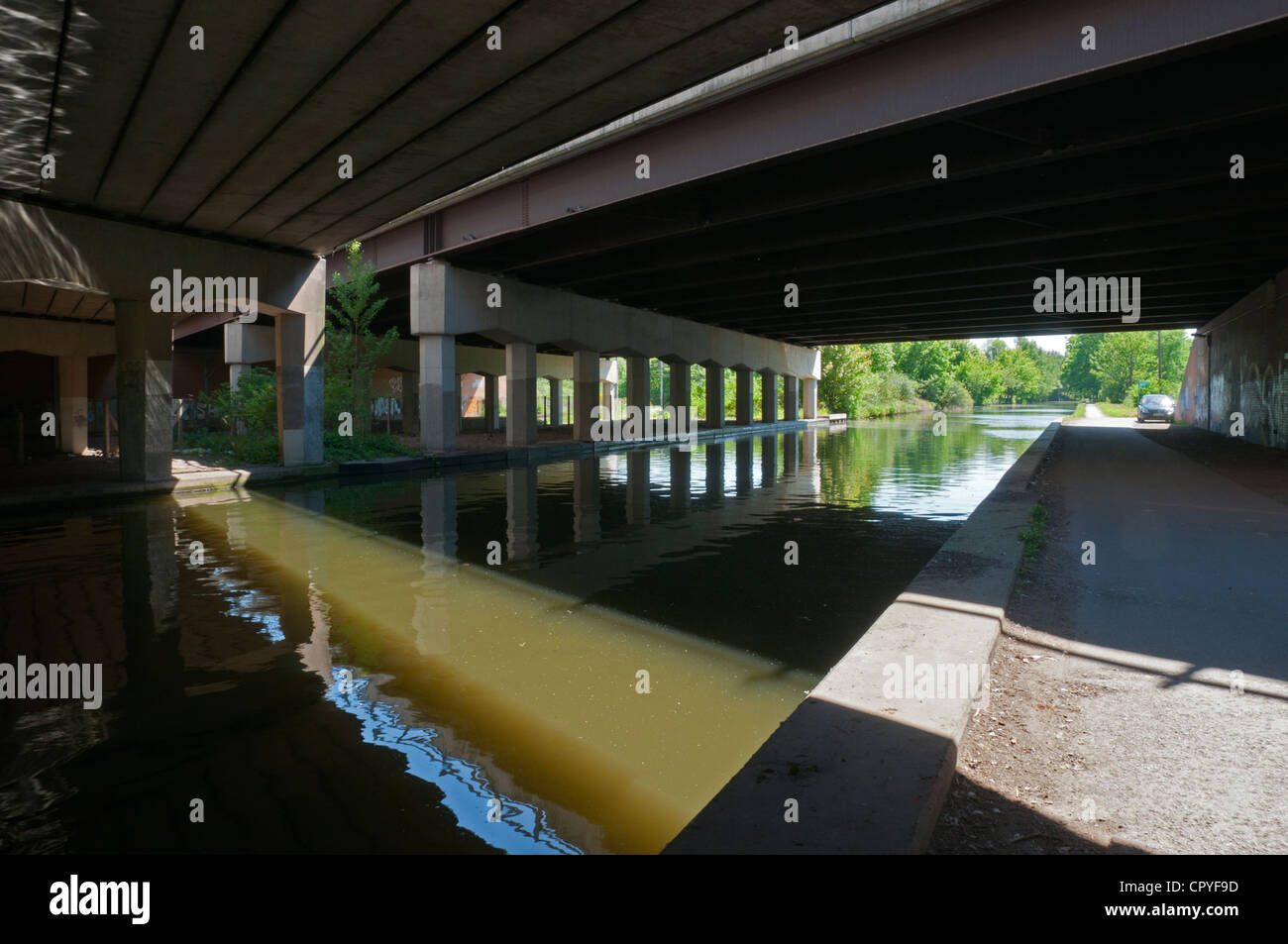 M60 bridge hi-res stock photography and images - Alamy