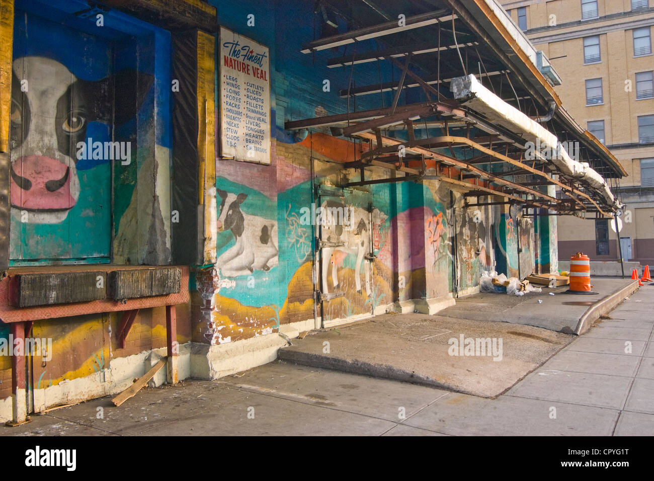 Meatpacking district new york cow hi-res stock photography and images ...