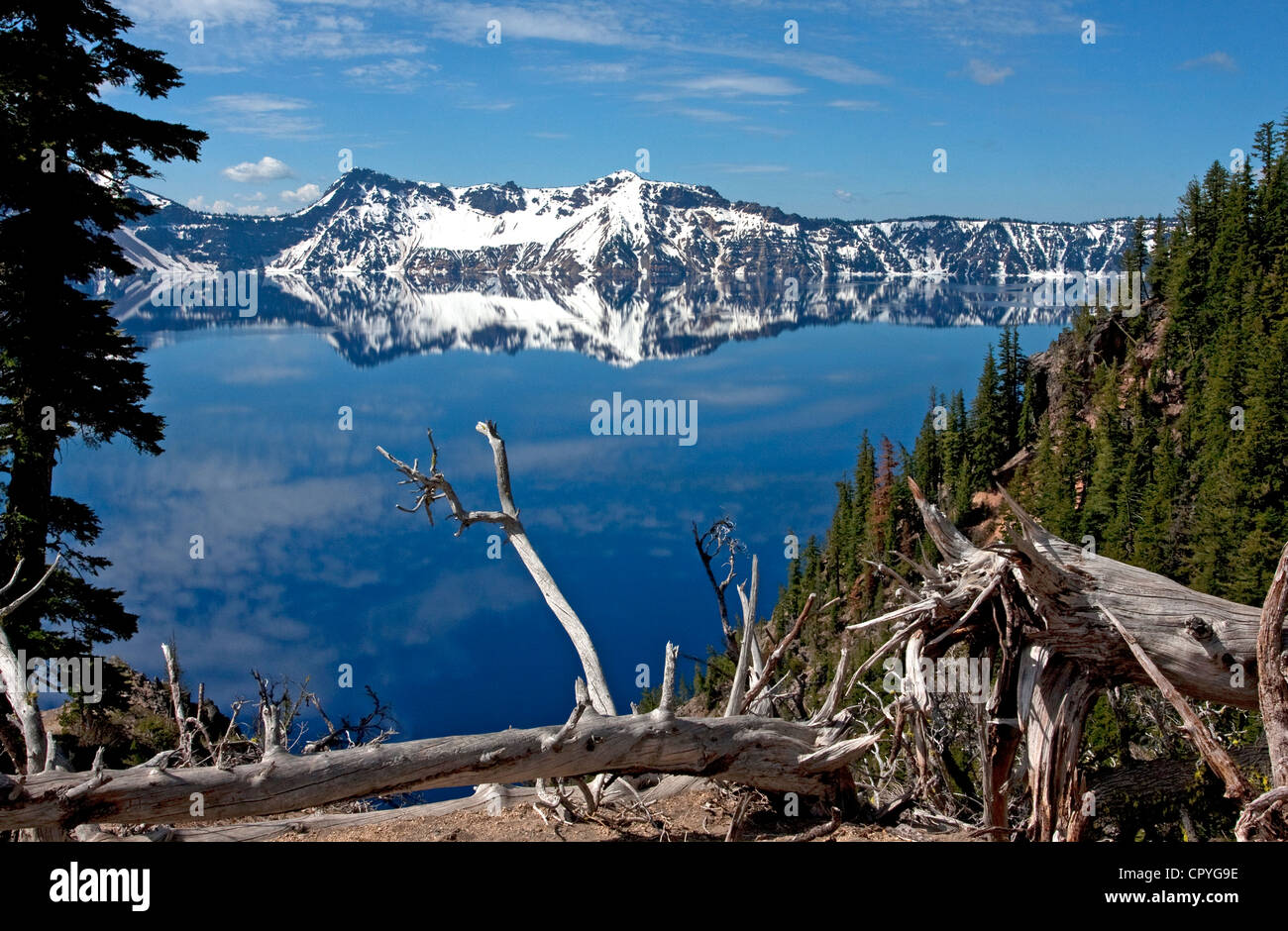 A scenic view of Crater Lake, Oregon, USA (7th deepest lake in the ...