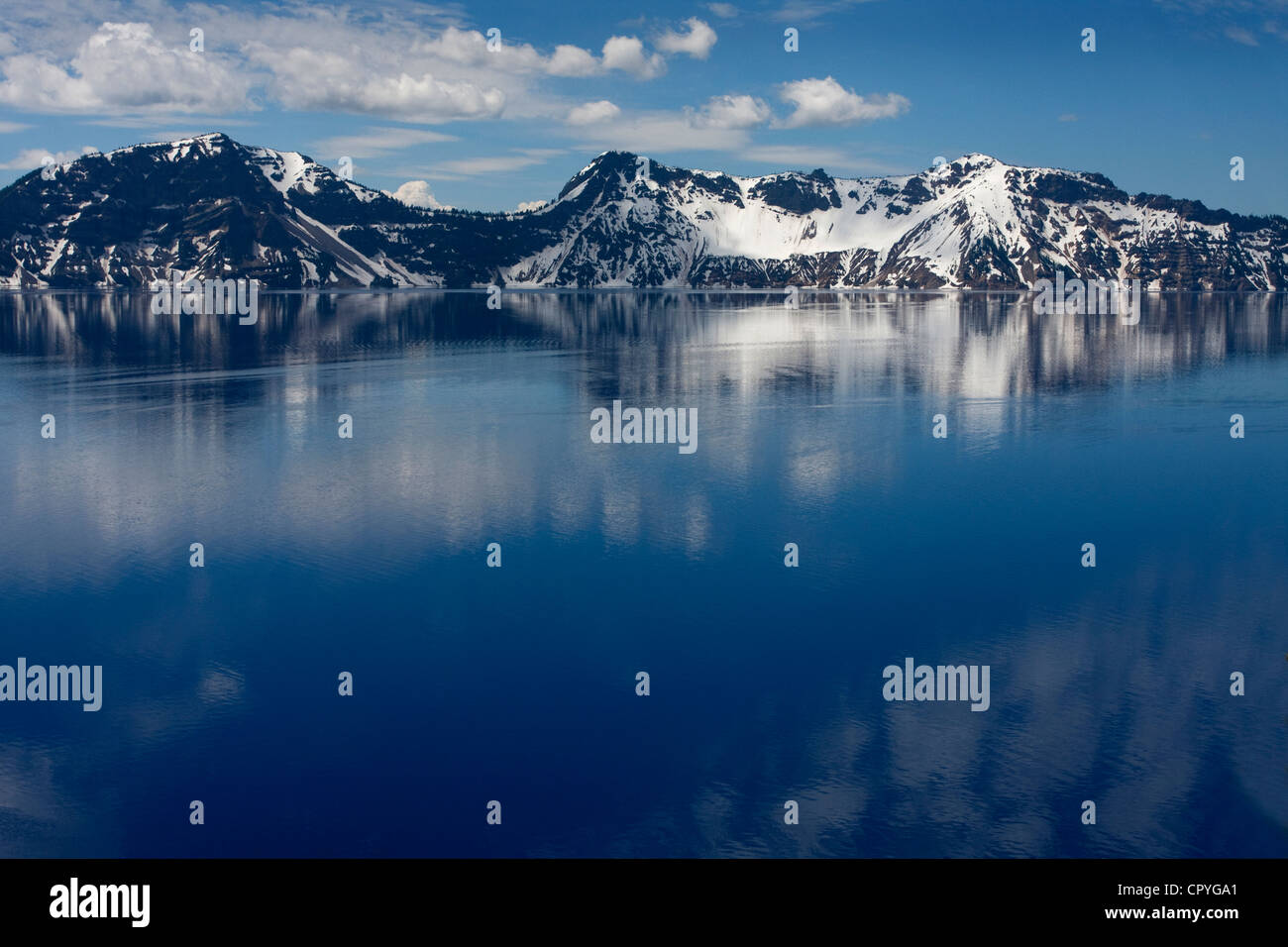 A scenic view of Crater Lake, Oregon, USA (7th deepest lake in the ...