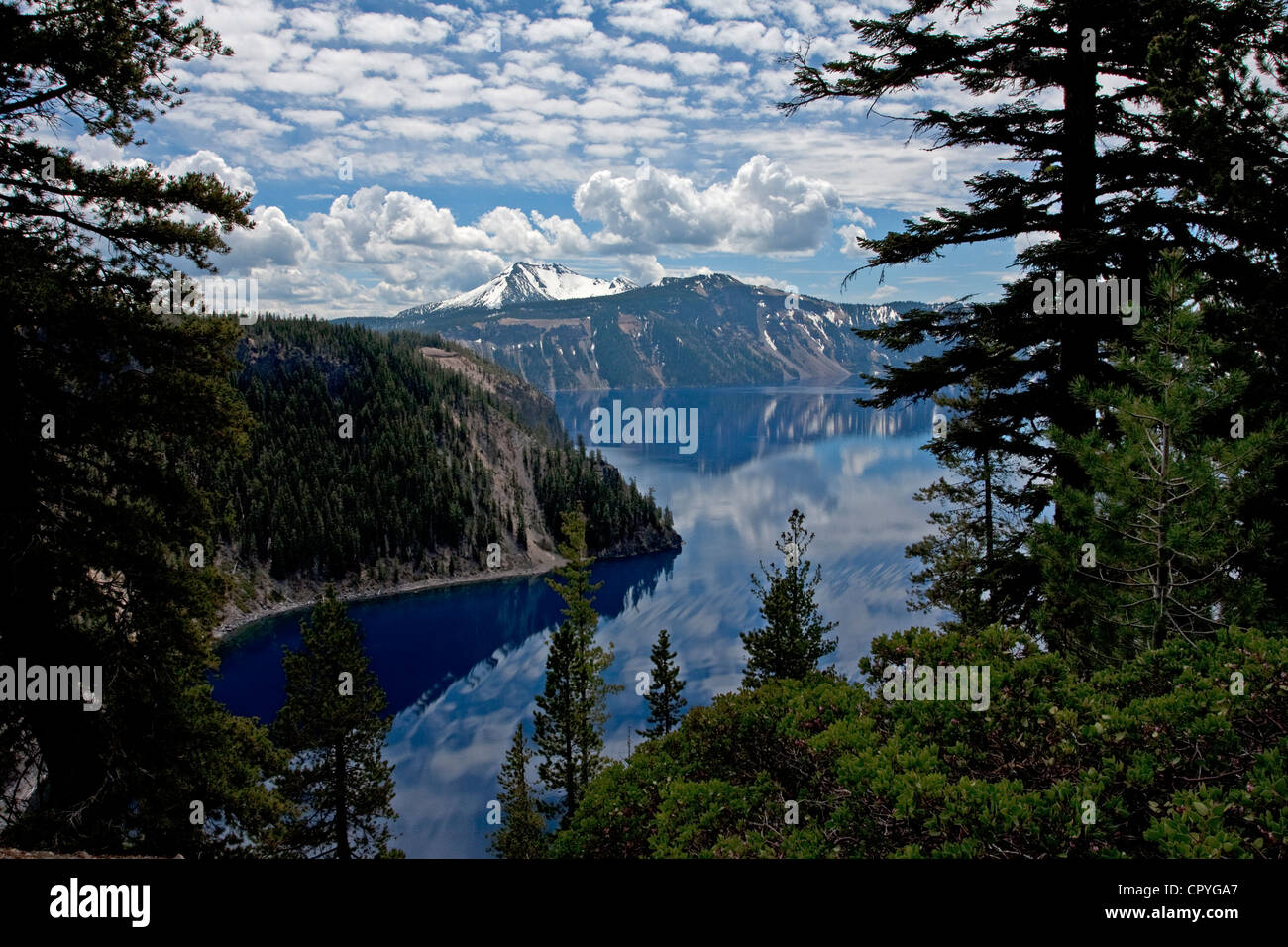 A scenic view of Crater Lake, Oregon, USA (7th deepest lake in the ...