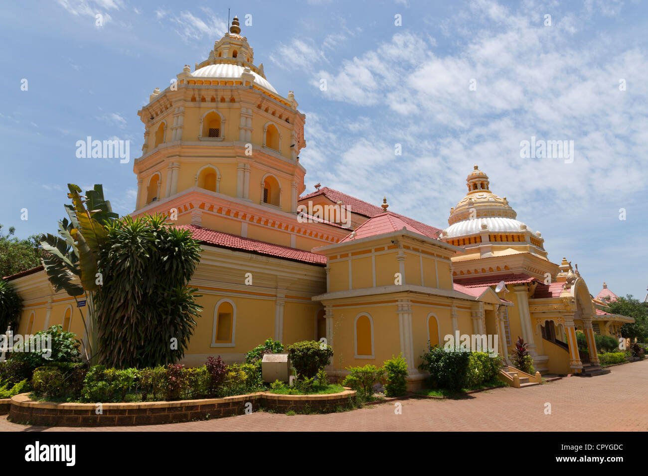 Mahalaxmi Temple Bandode, Ponda Stock Photo - Alamy