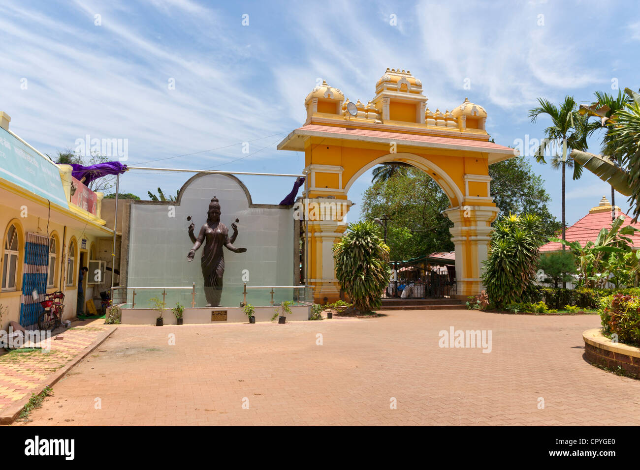 Mahalaxmi Temple Bandode, Ponda Stock Photo - Alamy