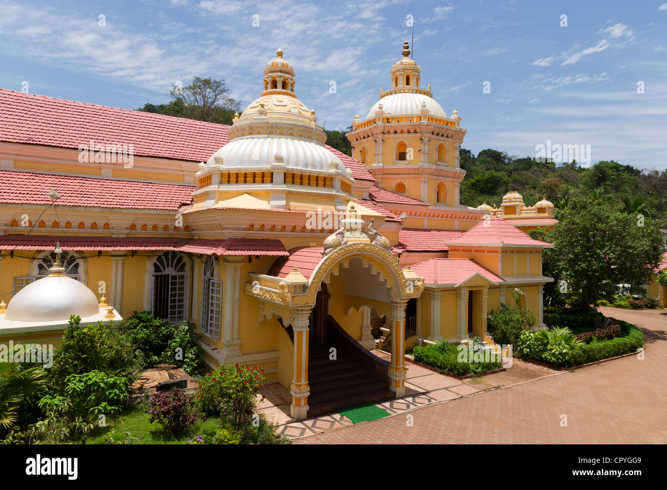 Mahalaxmi Temple Bandode, Ponda Stock Photo - Alamy